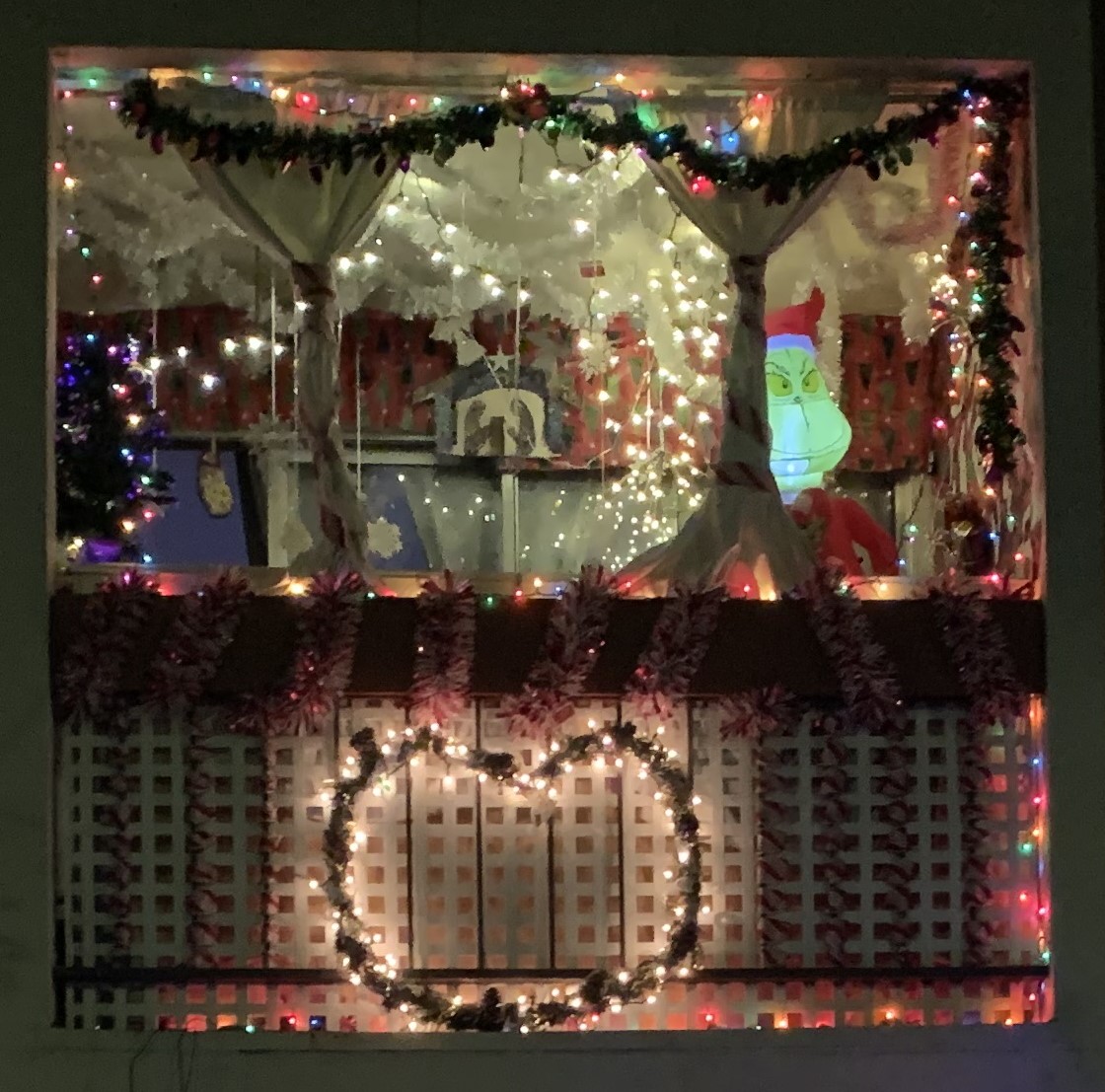 Thanks, Sarah for doing a great job decorating your balcony ...